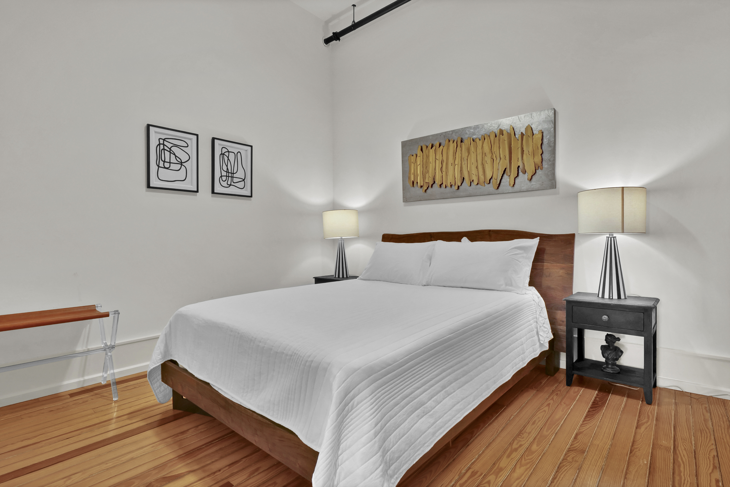 Luxe 220 Suite 1 - Sea Scape Vacation Homes